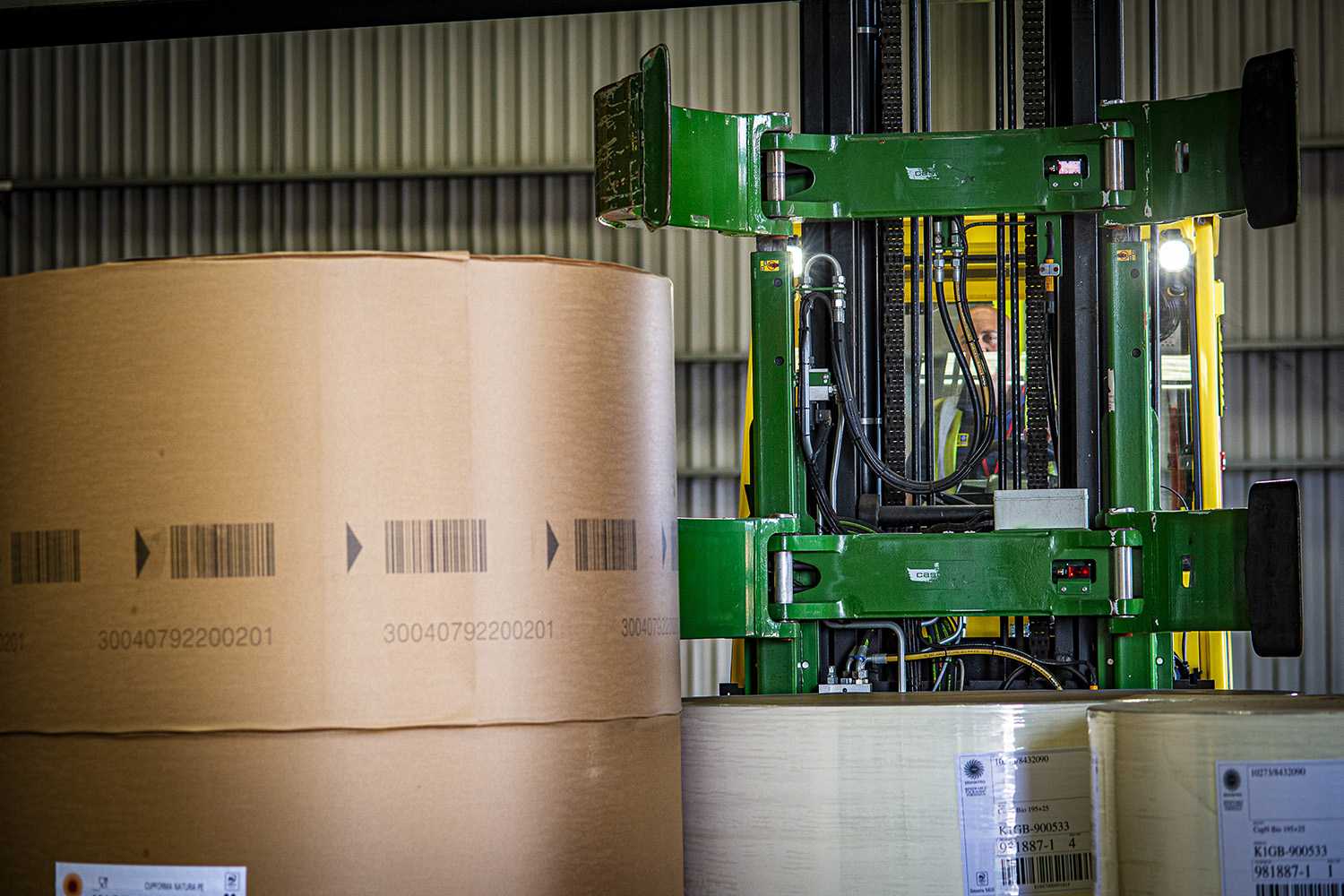 Home - UK Paper Hub - Keeping domestic and global markets moving.